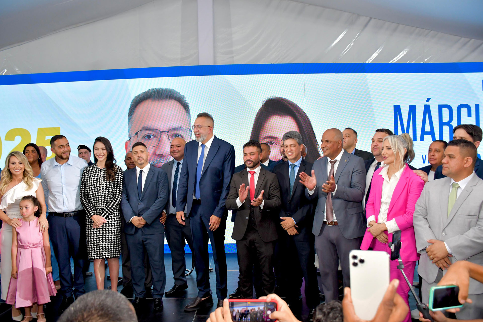 Márcio Canella toma posse como Prefeito de Belford Roxo e promete ações ...